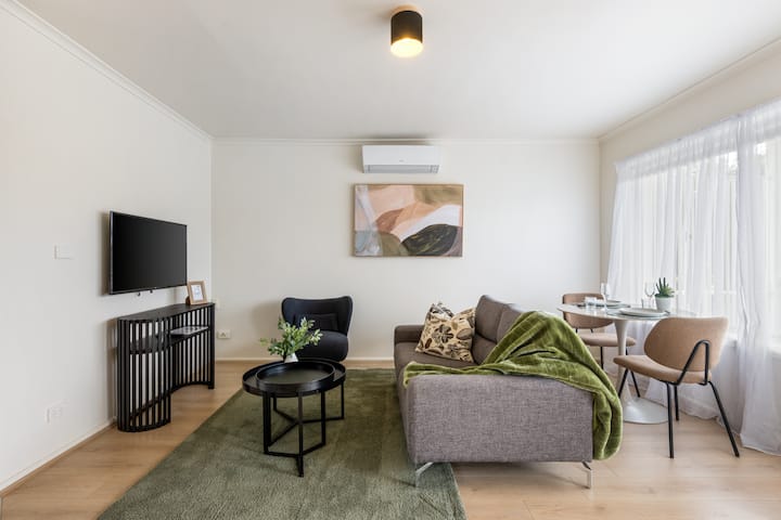 Short&long Term Stays Across From Geelong Hospital - Geelong