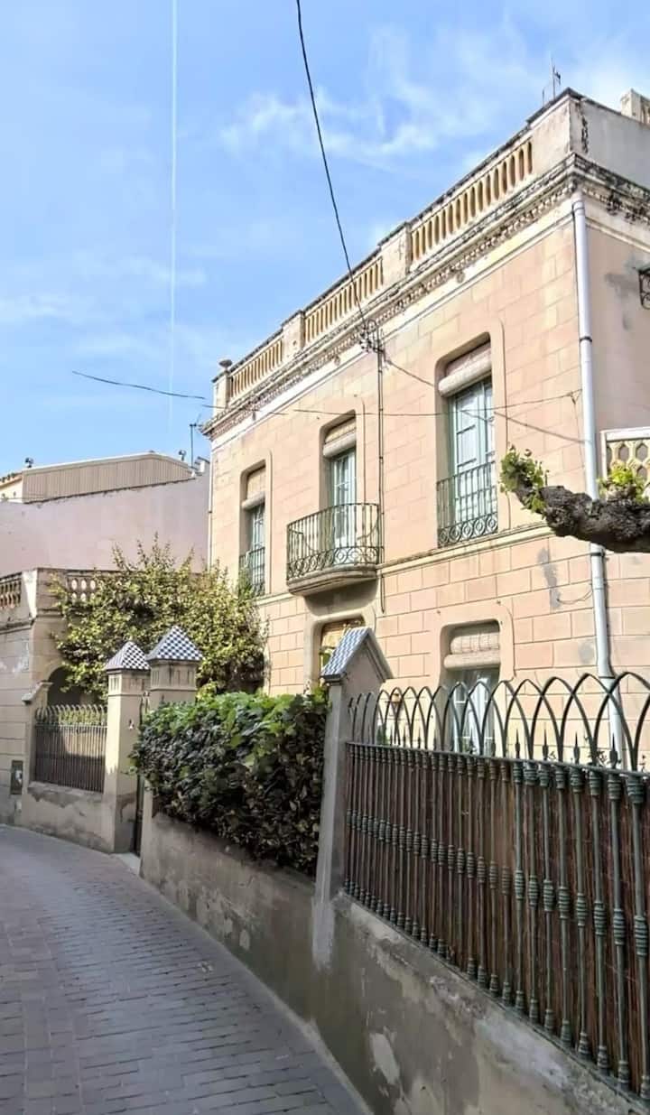 Casa De Pueblo Reformada Con Encanto - Alella