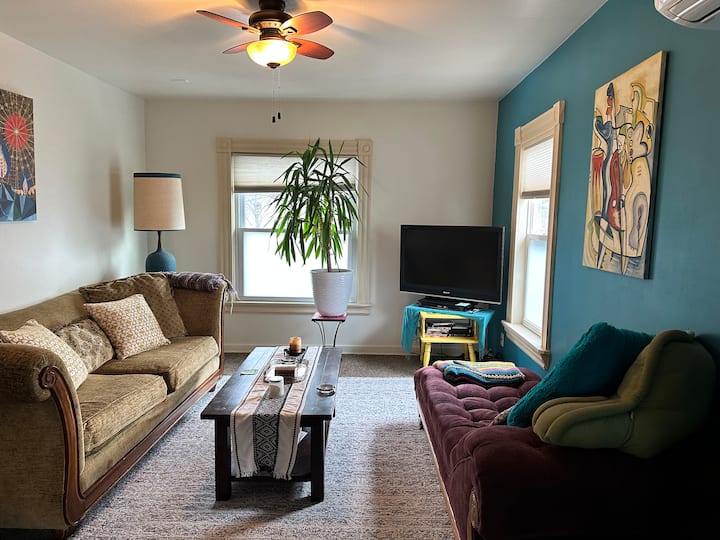 Private, Cozy & Tasteful, Quiet But Steps To City! - Rochester Institute of Technology, Rochester
