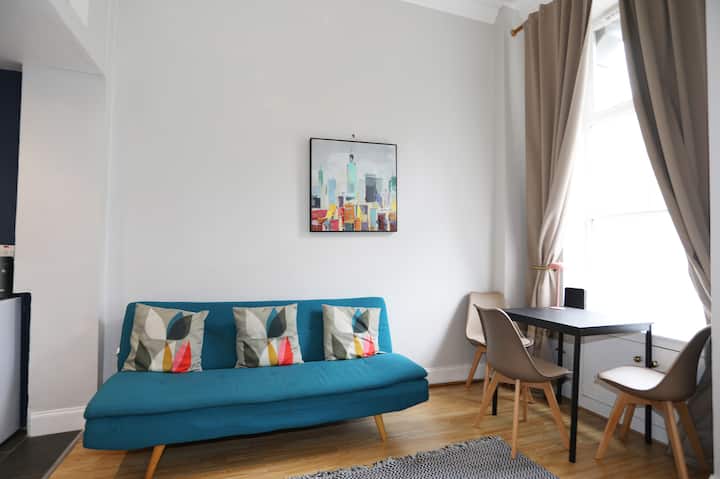 Charming Studio Flat In Vibrant Leith - Edinburgh