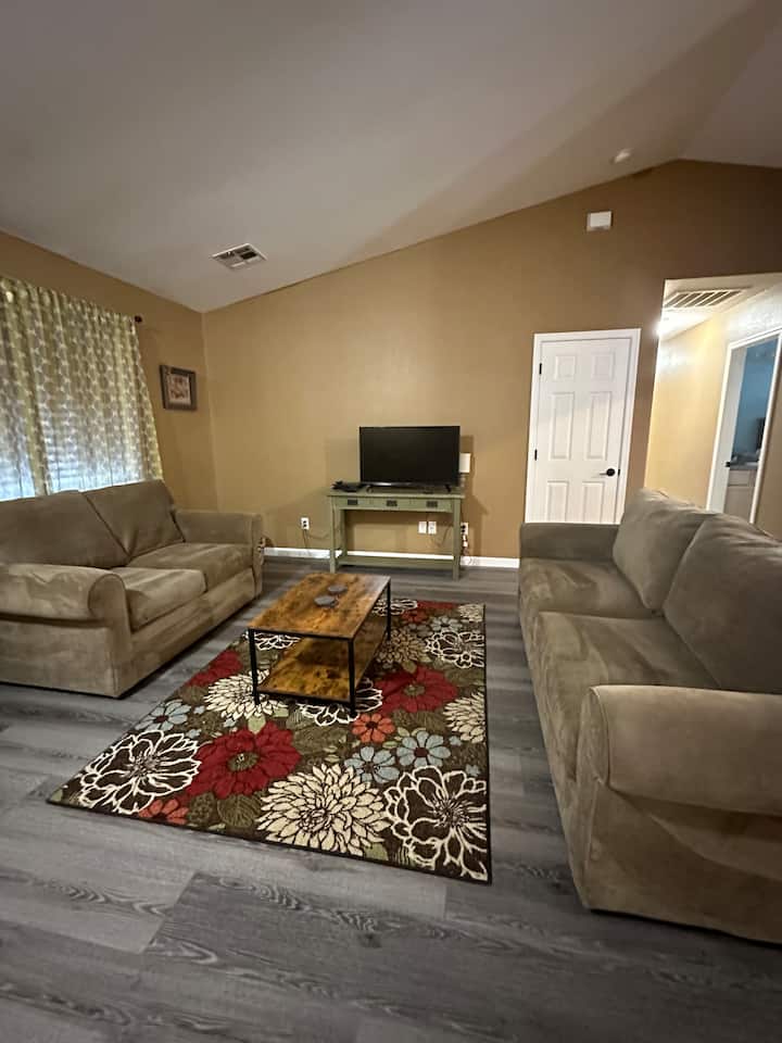 A Cozy Home Away From Home - Pahrump, NV