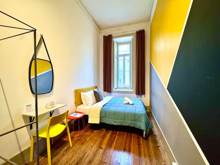 Economy Double Room In Lisbon With Shared Bathroom - Lisbonne