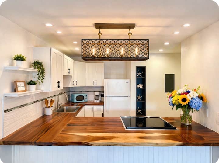 Deluxe Ocean Apartment In Kona!! - Kailua-Kona, HI