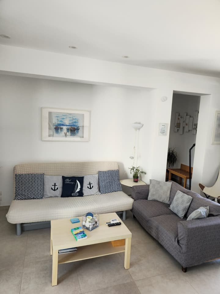 Breezy Apartment – Bright & Beachy W/ 2 Balconies - Faliraki