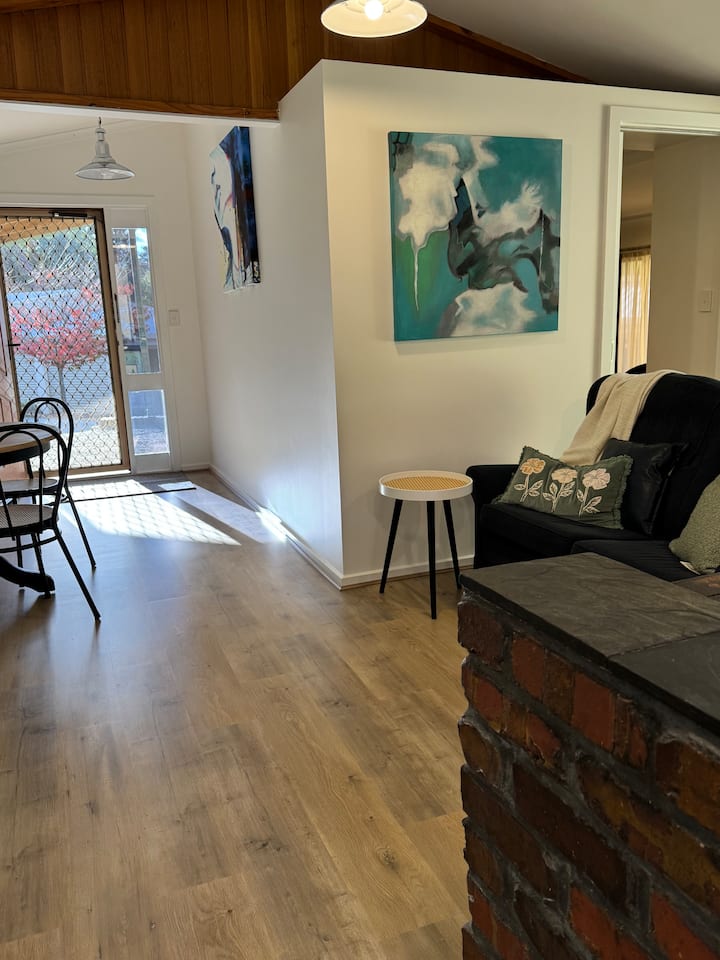 Someplace Else - Studio Homestay - 必列者窩打