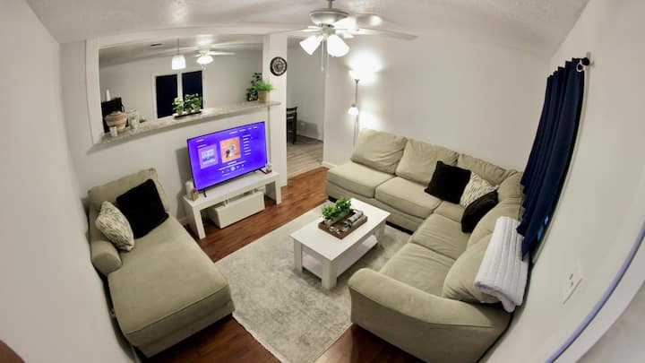 Home Away From Home(renovated 7/10/24) - Nederland, TX