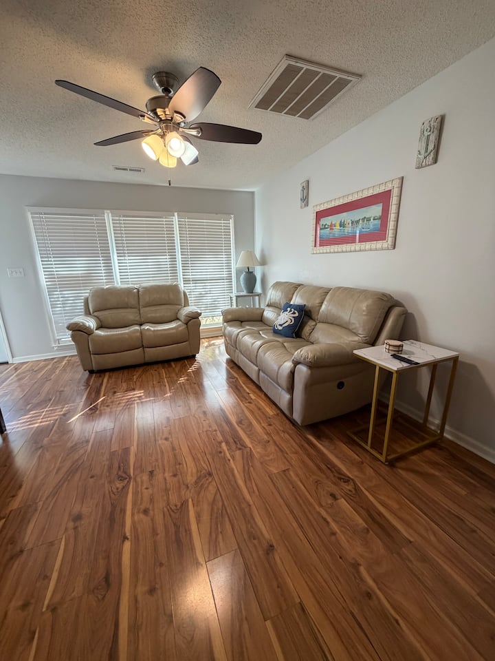 Pet Friendly No Stairs 2 Br Walk To Marshwalk - Murrells Inlet, SC