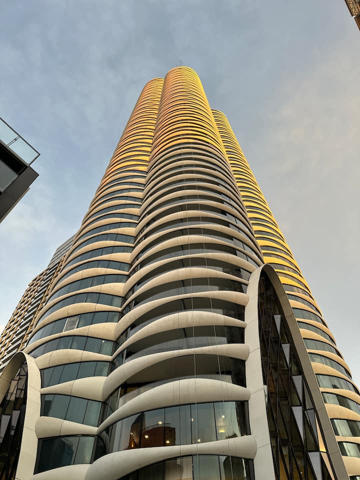 New Architectural Masterpiece In Dt Vancouver - Vancouver