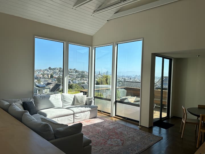 Architect's House With Skyline Views In Noe Valley - San Francisco, CA