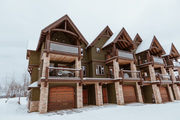 Summit View Chalet - Ev Charger - Rossland