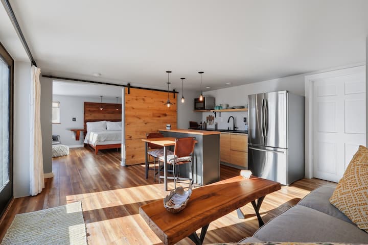 Goose Point Getaway (A Boutique Airbnb Experience) - Portsmouth, NH