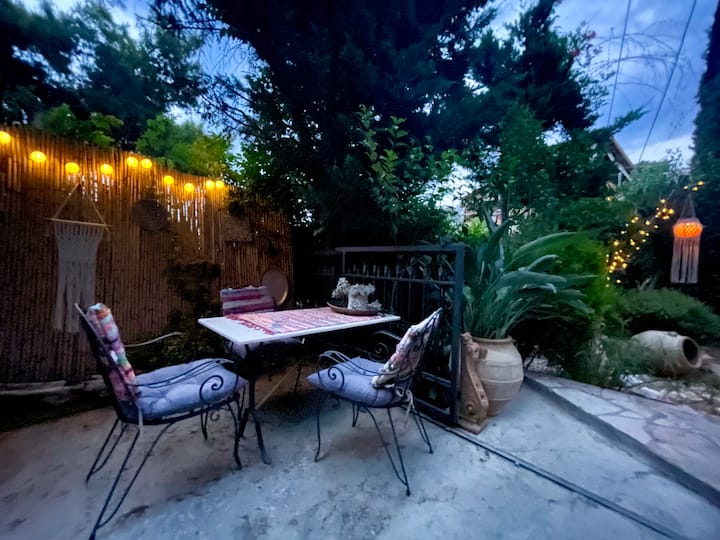 Secret Garden | Close To Beaches + Athens  Airport - Aéroport d'Athènes Eleftherios Venizelos (ATH)
