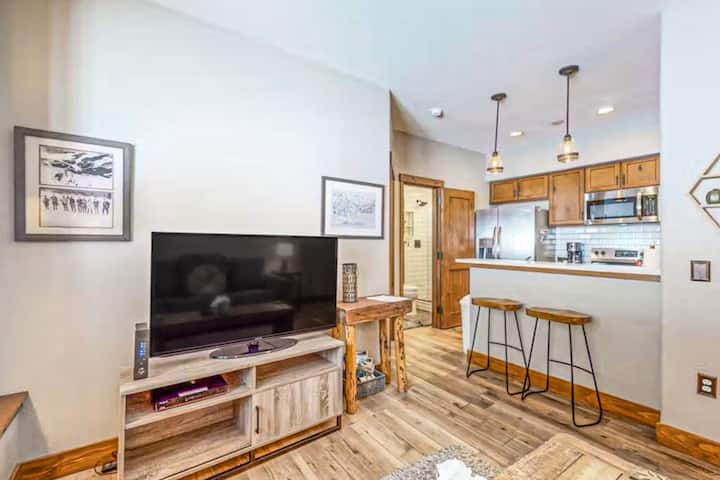 Walk-to-lifts 1br With Pools & Hot Tubs - Breckenridge, CO