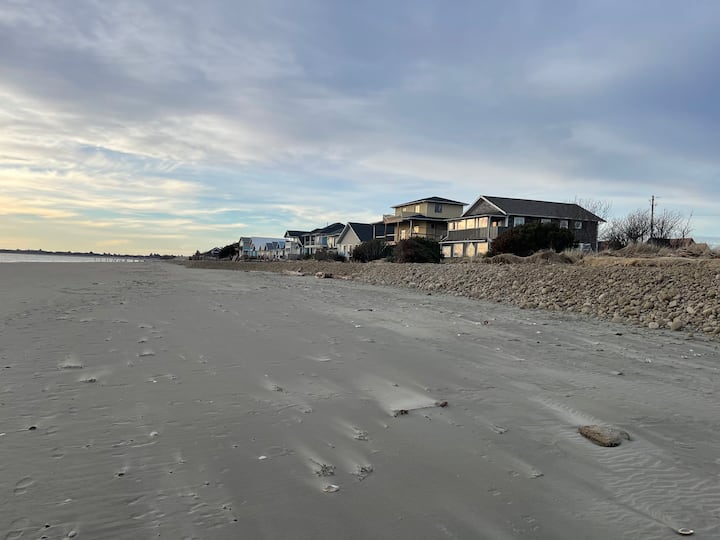 First Floor Shore  Bird Condo/ Private Beach - Ocean Shores, WA