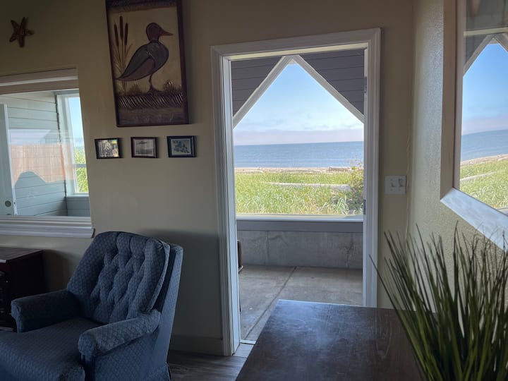 First Floor Condo On A Private Beach. Beach Front - Ocean Shores, WA