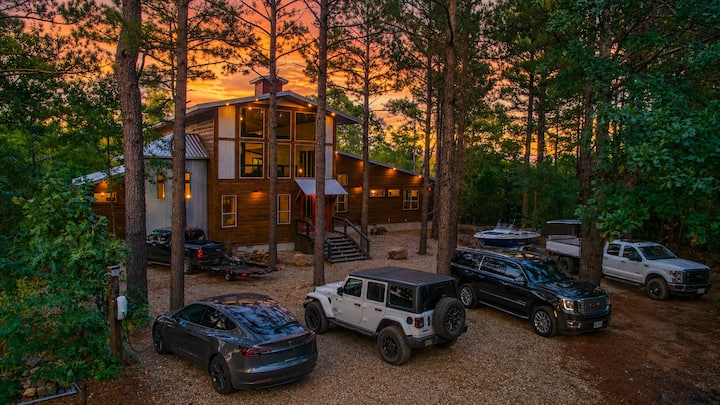 Luxury Cabin Sleeps 22 | Hot Tub | 2 Game Rooms | Near Broken Bow Lake - ブロークン・ボウ, OK