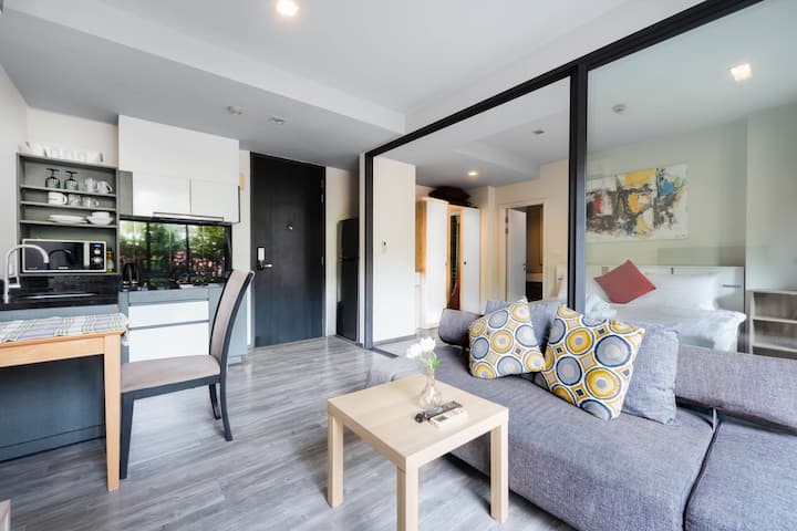 The Deck Patong - Patong Beach