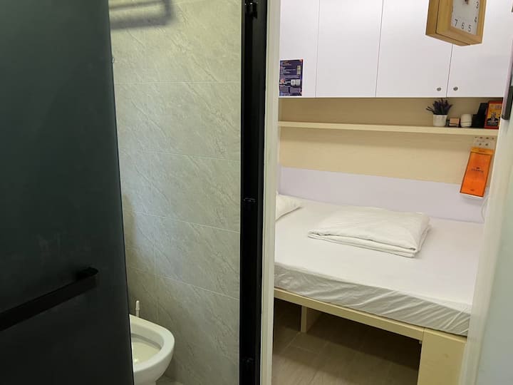 4號房 無比小家帶來一套管家式服务 带来不一样的体验 尖沙咀地铁口对面 房間內設洗手間 - Hong Kong