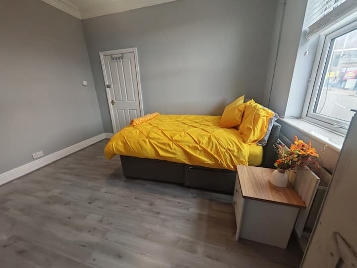 (1) Modern Double Room | Near Stoke Uni & Hospital - Stoke-on-Trent