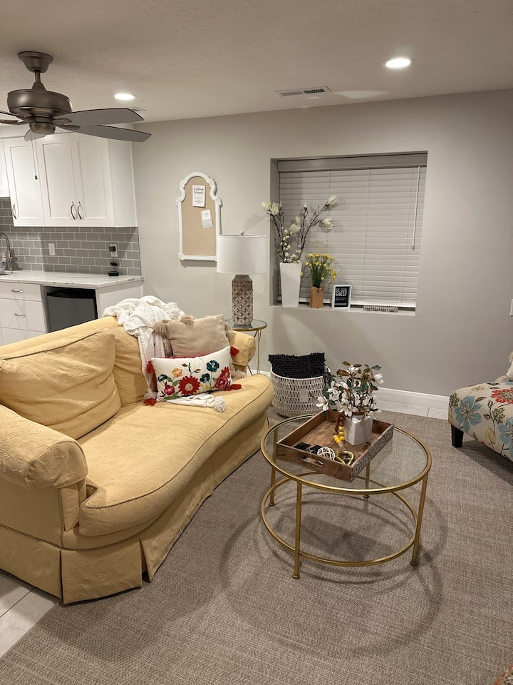 Cute, Cozy, Basement Suite! - St. George