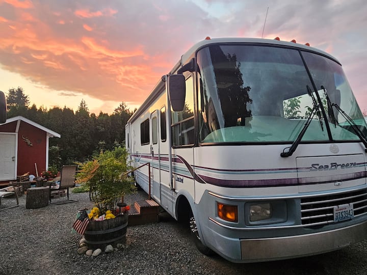 Glamping In Rv1 In Fall City, Wa. - Snoqualmie, WA