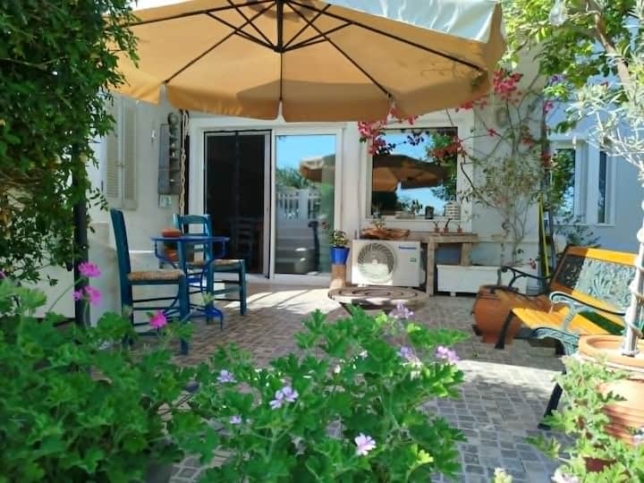 Hestia's Hideaway Your Home Away From Home! - Каливия-Торику