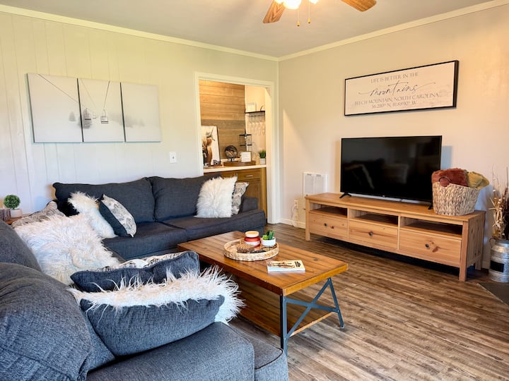 2/2 Condo W/ Indoor Pool/hot Tub. Close To Resort! - Beech Mountain, NC