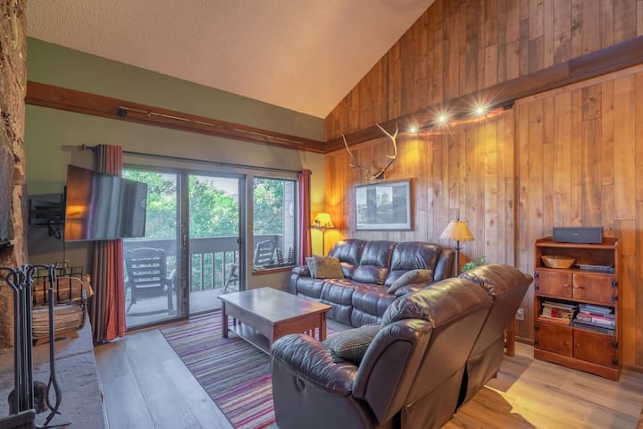 Cozy Mountain Retreat In Fraser W/ Best Clubhouse, Just Minutes From Everything! - Fraser, CO