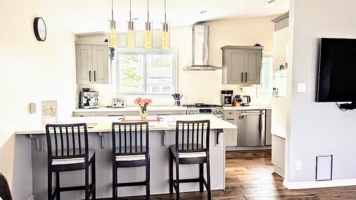A Private, Clean 3 Bedroom Home - Ottawa