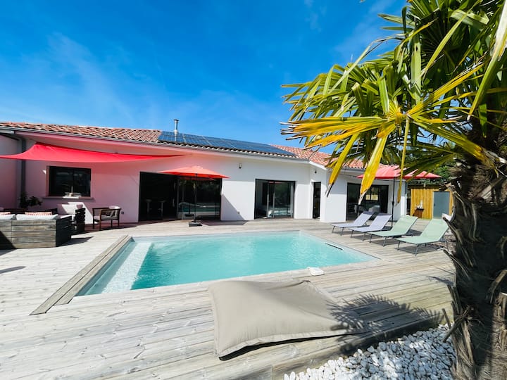 Villa Léon 8kmplage Piscine Chauffée*
8 Personnes - Messanges