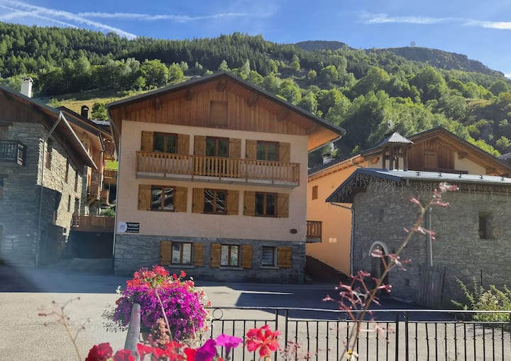 Chalet De Location: Chalet Mani  (14 Personnes) - Saint-François-Longchamp