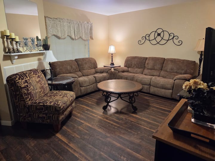 Gorgeous Mesa Condo Near Falcon Field - Mesa, AZ