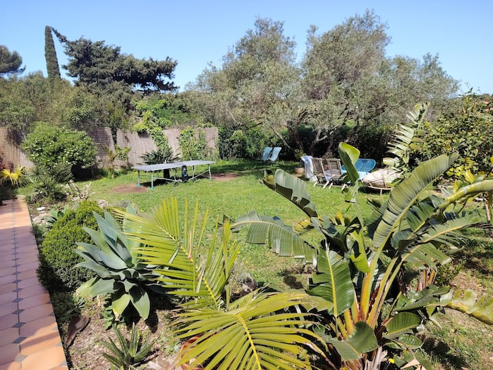 10 Pers: Villa + Studio Sur Un Grand Jardin, Giens - Porquerolles