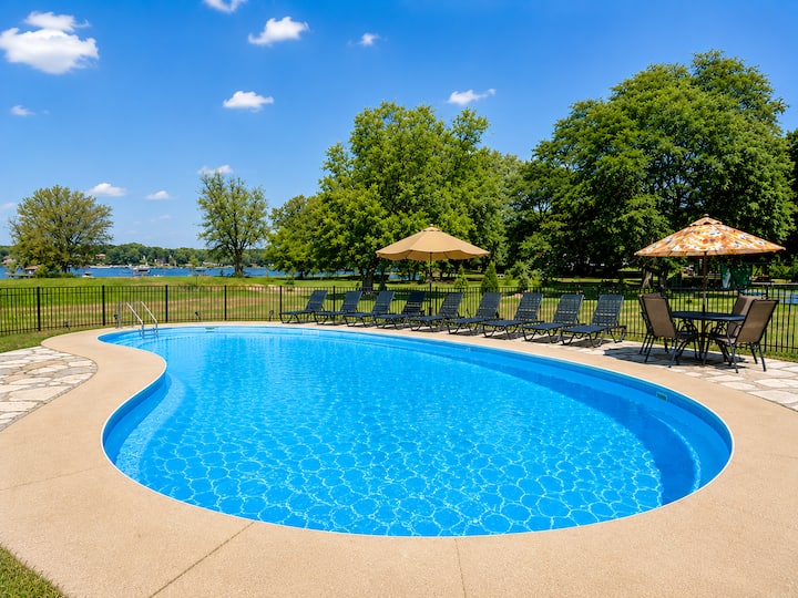 Newly Remodeled In Pistakee Bay On Chain O Lakes - Crystal Lake, IL