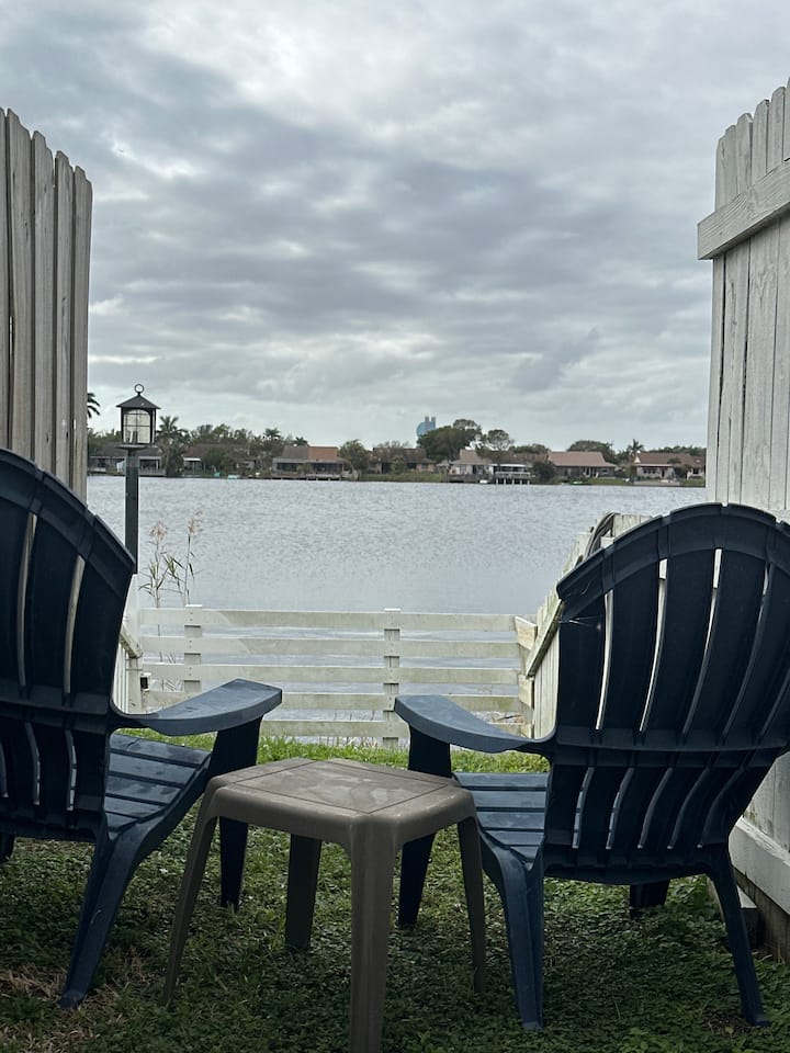 Cozy Lake Front Studio Prime Location - Dania Beach, FL