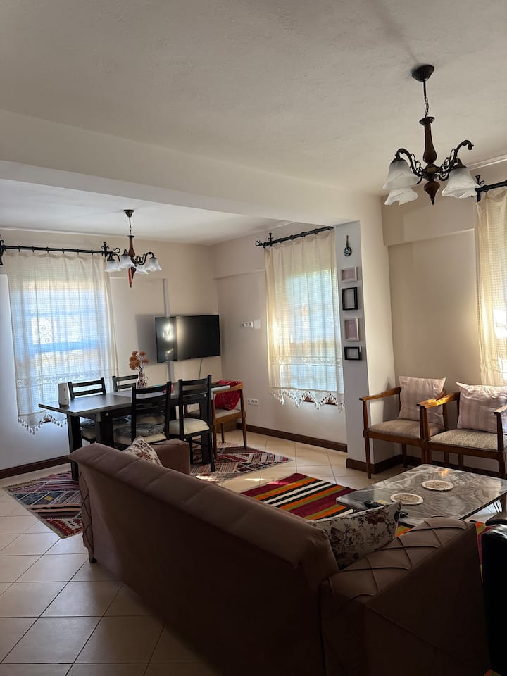 Akyaka Merkezde Denize Yurume Mesafede Tripl Villa - Akyaka
