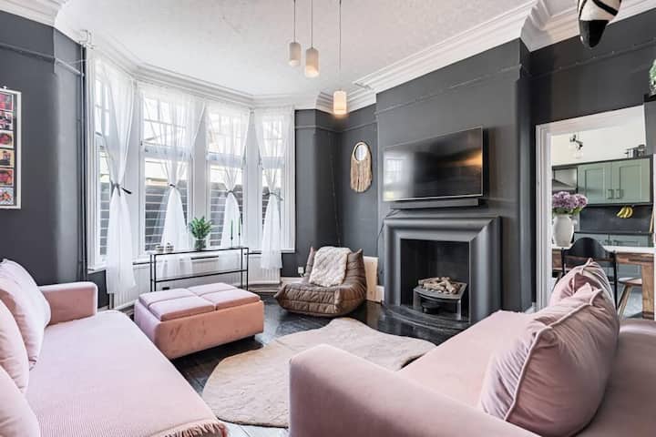 Stylish, Premium, City Retreat - Pet Friendly - Cardiff