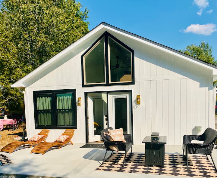 Luxury Retreat | Spa Tub, Fire Pit, Woods Escape - Arrington Vineyards, Arrington