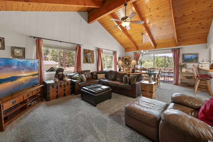 Hot Tub, Game Room, Slope View, Walk To Bear Mtn - Big Bear Lake, CA