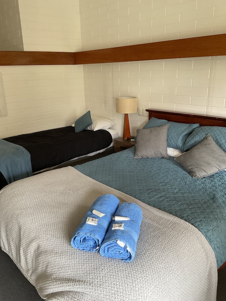 Melville Hotel, Unit 4 With Private Bathroom - Yorke Peninsula Council