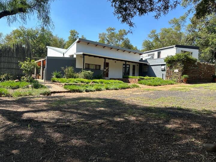 The Eco Country House Provides Great Togetherness - Hekpoort