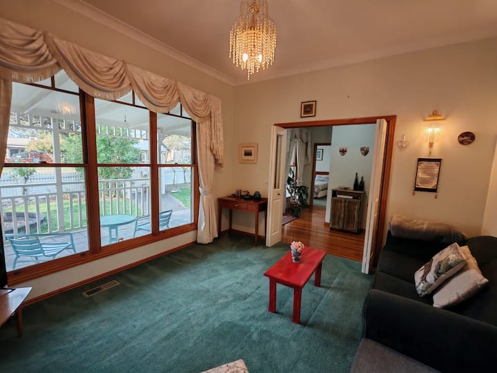 High Street Home Stay With An Om Vibe! - Willow Grove