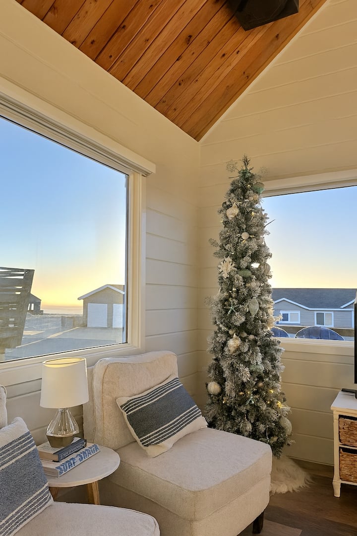 25 Steps To The Beach! | Prime Location And View - Pacific City, OR