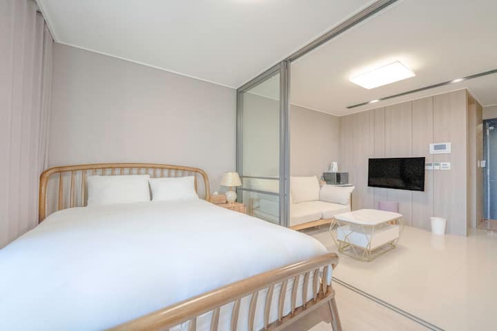 [속초 22층 초고층 오션&마운틴뷰]파노라마 테라스22층#12시퇴실 #4인가능#넷플#취사 - Sokcho-si