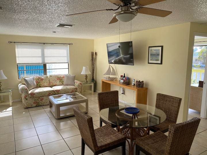 Beach Town 1 Bedroom Apt. - Anna Maria Island, FL
