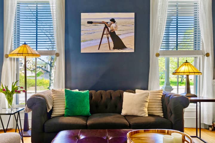 Apt In Victorian Mansion W/ Hot Tub, Parking, Pool - Portland, ME