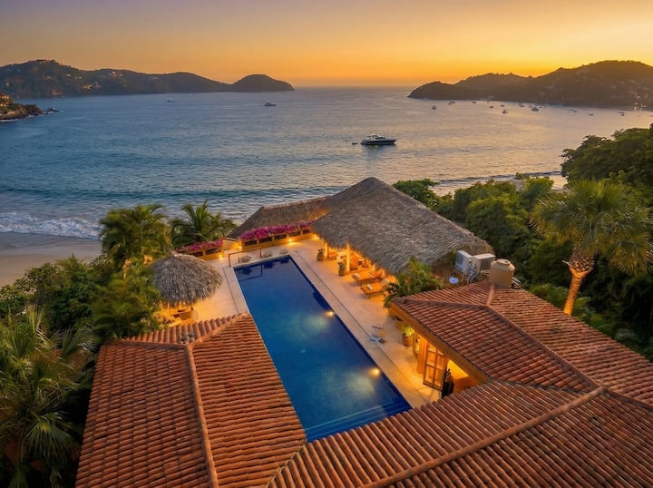 Rarely Available- Casa Quixote - Beachfront Estate - Zihuatanejo