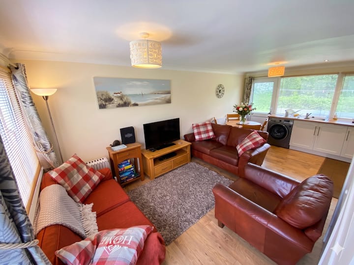 Calm Shores Beach Retreat – Sky | Wifi | Bbq | Pub - 웨일즈