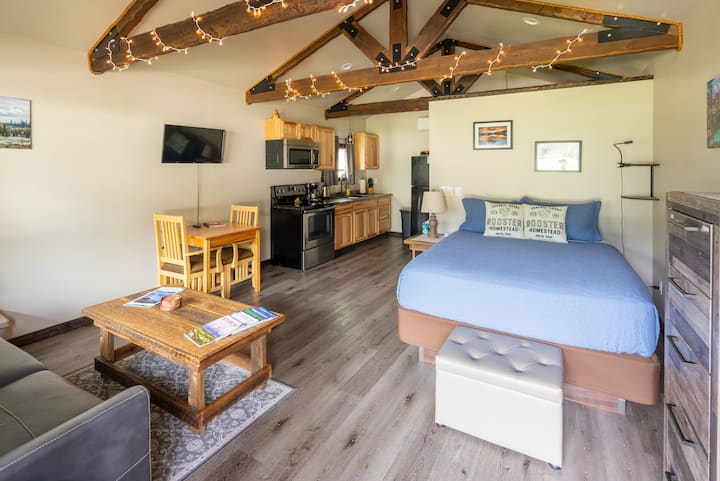 The Roost Cabin #2 Close To Glacier Natl Park. - Columbia Falls, MT