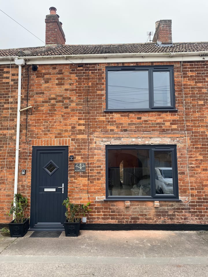 Railway Cottage In The Heart Of Somerset - Burnham-on-Sea